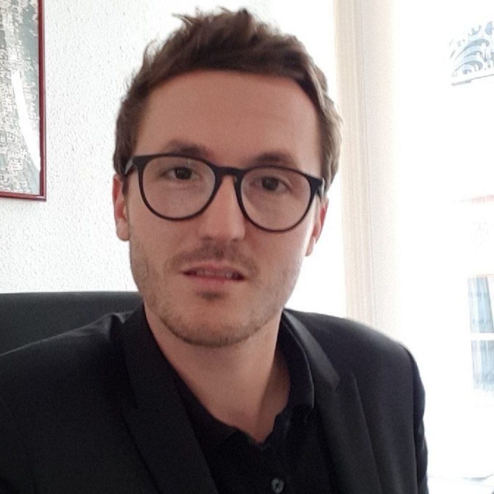 Nicolas Ferrière quitte la mairie de Bagnols pour rejoindre le ...